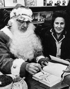 Salvador Dali and his surreal way of life in 15 photos