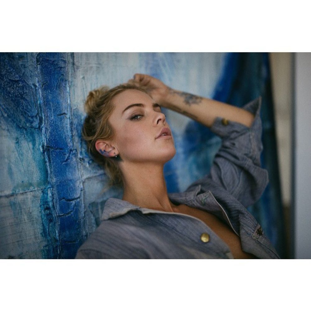 The interview of Rachel T Harris between her “angelic” appearance and ...