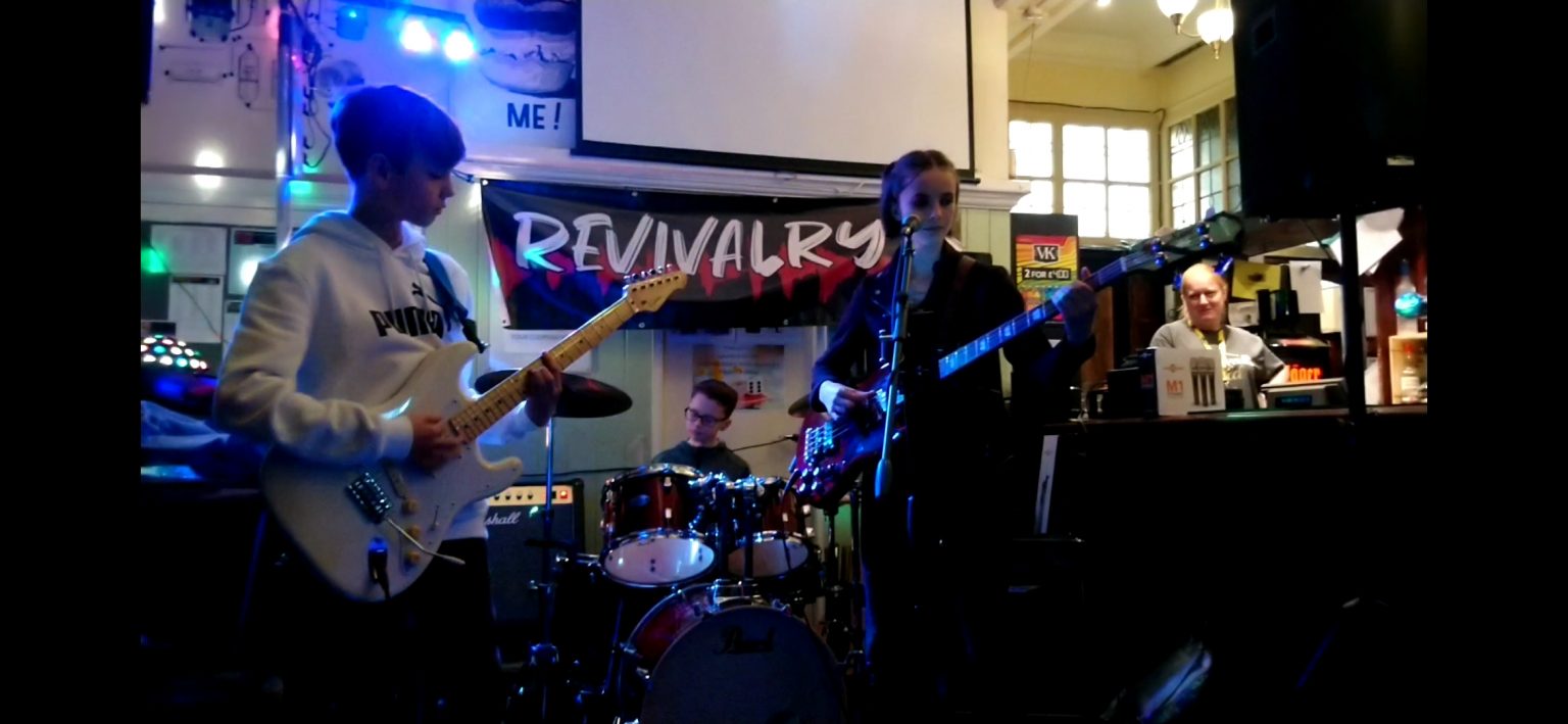 RevivalRy tHe bAnd froM LouTh UK & theiR YouNg Dreams